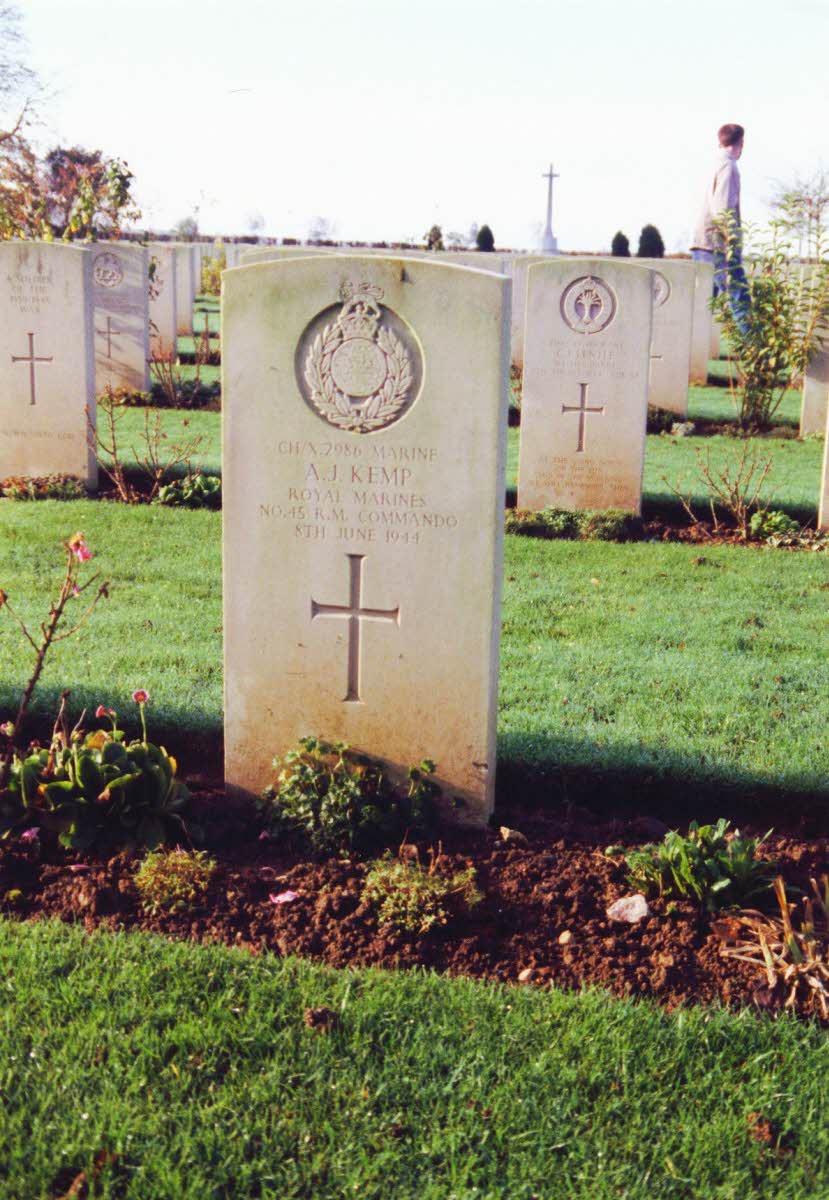 Grave of Arthur John Kemp